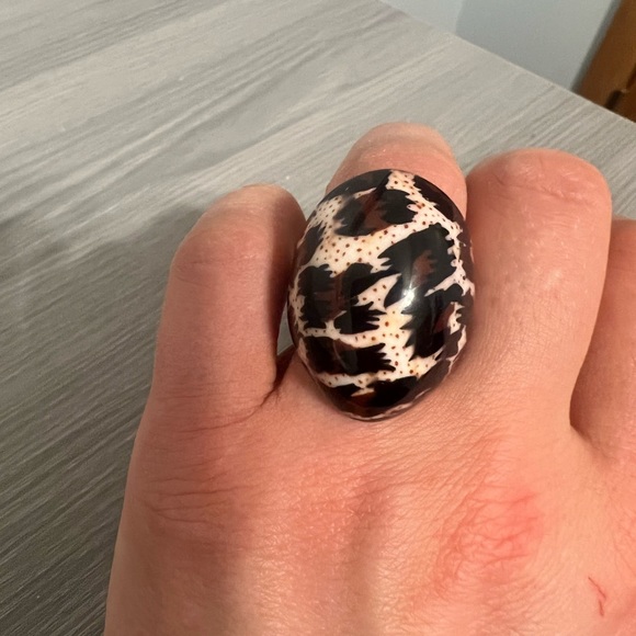 Jewelry | Vintage Plastic Leopard Print Ring Size 7 Euc | Poshmark
